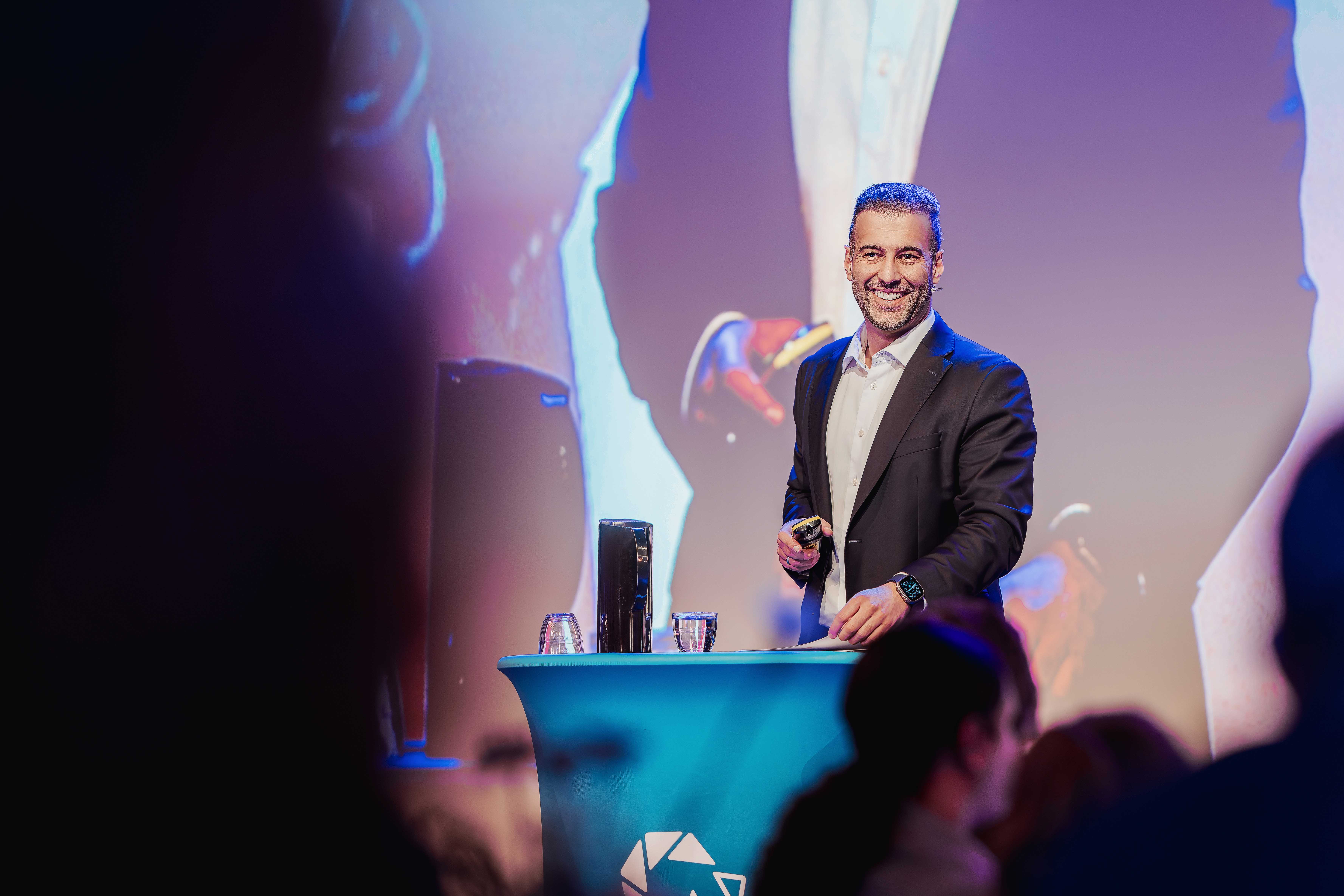 FRONT Leadership │ Hjem